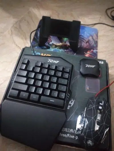 JCHF-68 Gaming keyboard and mouse converter - GameUtha.com
