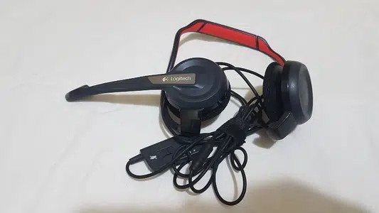 Logitech Gaming Headset G330 in Excellent Condition - GameUtha.com